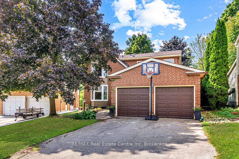 For Sale: 454 Sparling Crescent, Burlington, ON L7L 5J4 | W12048798 ...